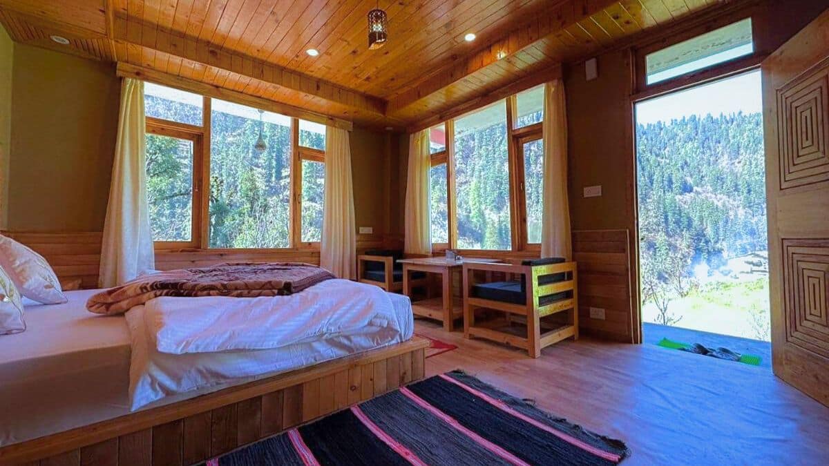 Get Cozy in the Mountains: The Best Homestays in Jibhi!
